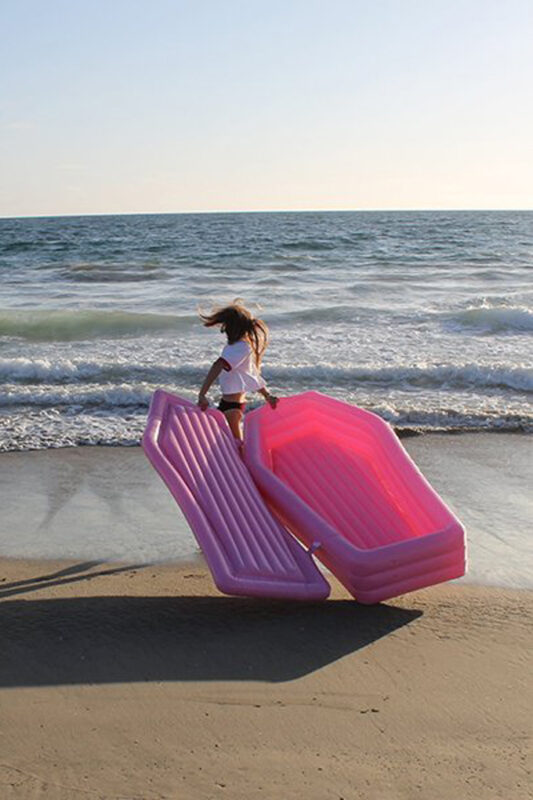 Pom Pom – Coffin Float (pink) – CAPTHEUNI